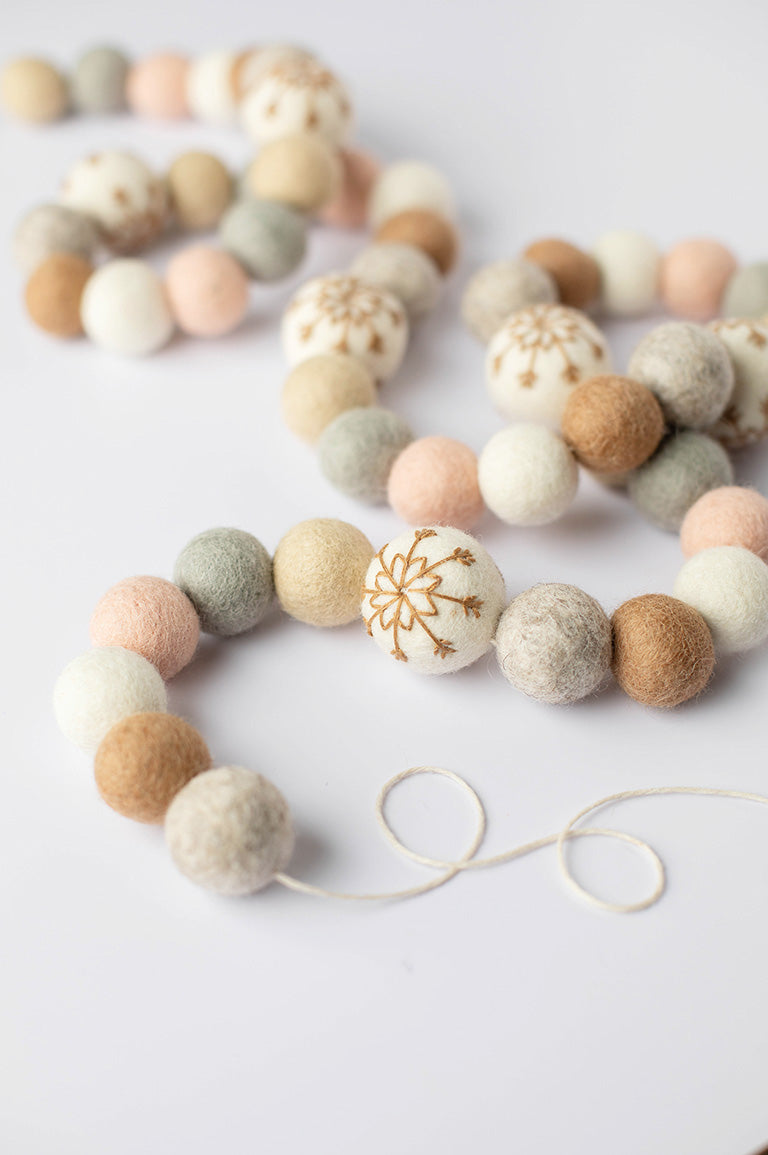 Winter Wish Garland – Little Books & Nooks